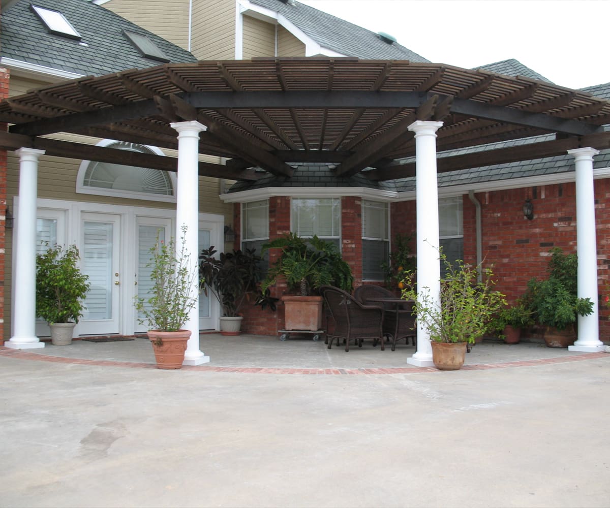 Round Pergola with Columns